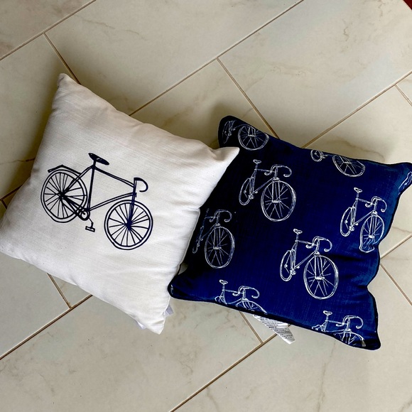 Room Essentials | Bedding | Room Essentials By Target Pillows | Poshmark